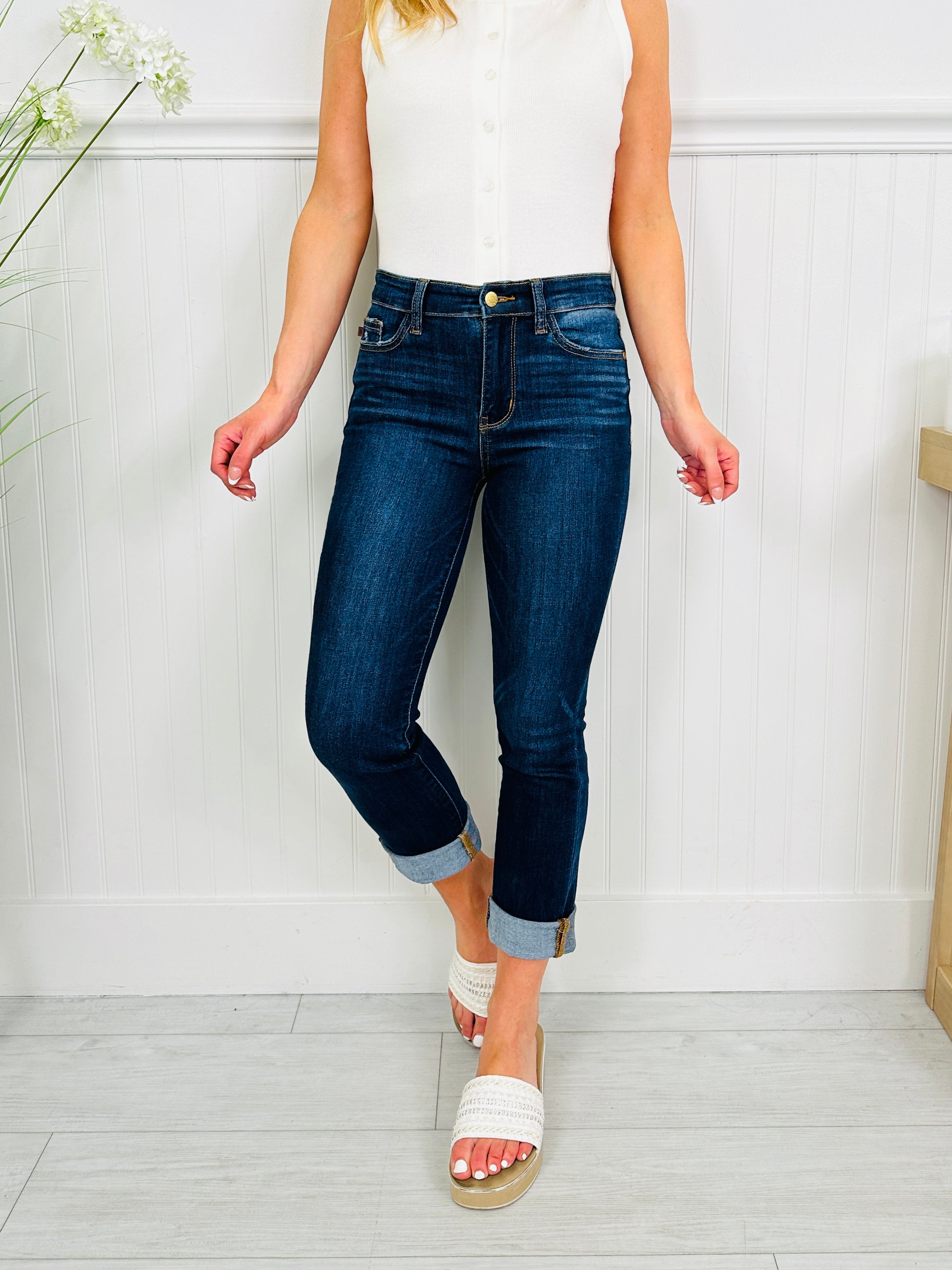 Judy Blue Here Comes The Sun Capris – MOCO Boutique