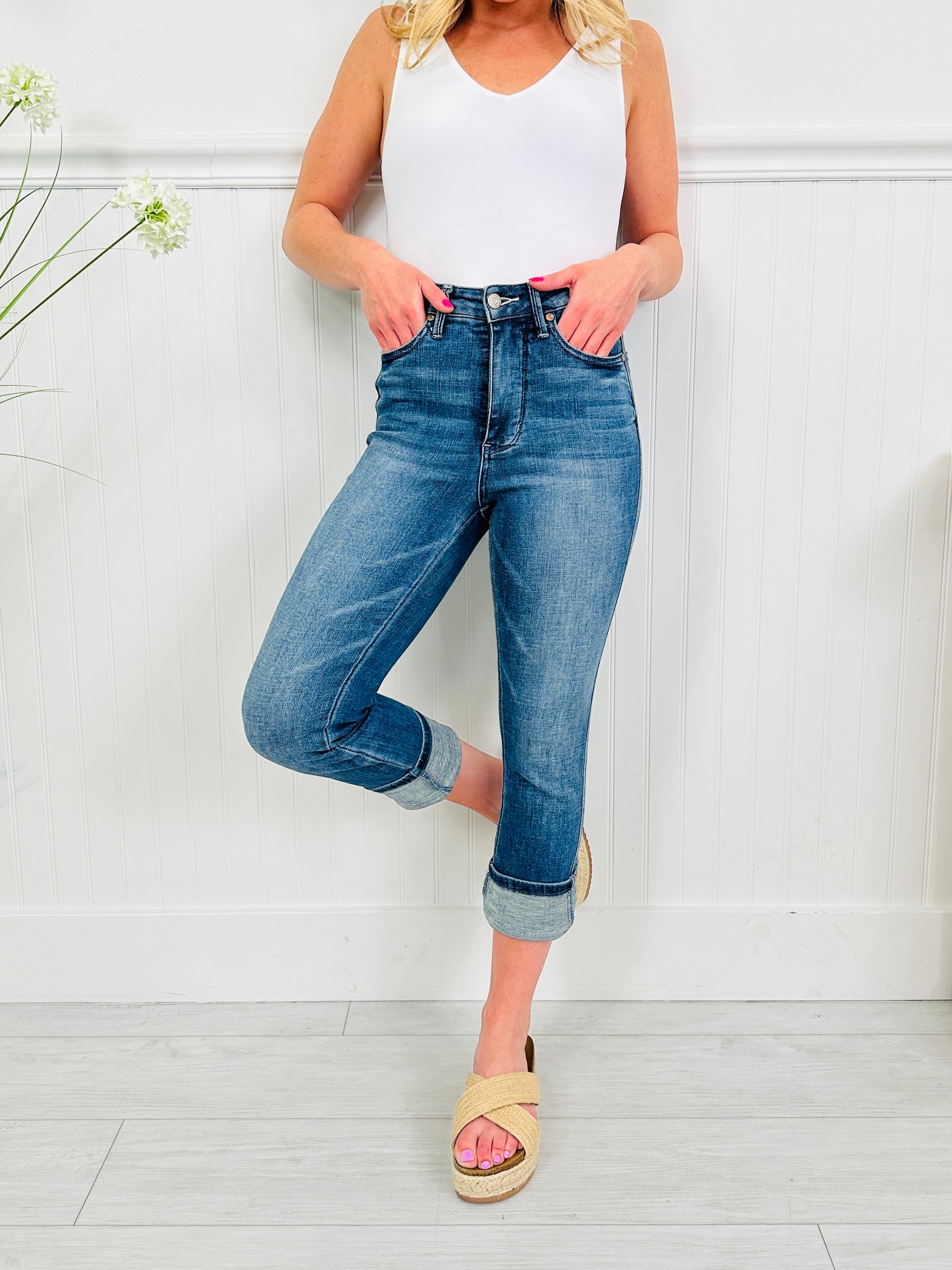 Judy Blue Glow Up Tummy Control and Butt Lifting Capris – MOCO Boutique