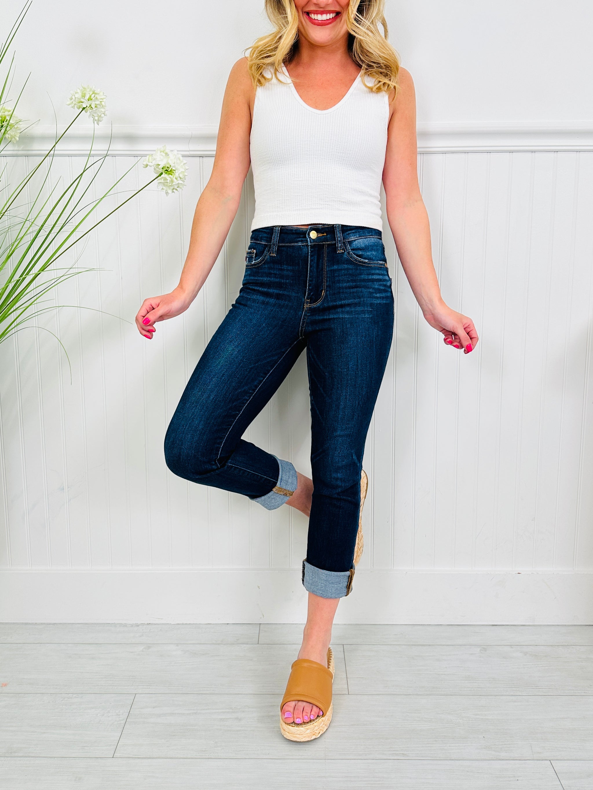 Judy Blue Here Comes The Sun Capris – MOCO Boutique