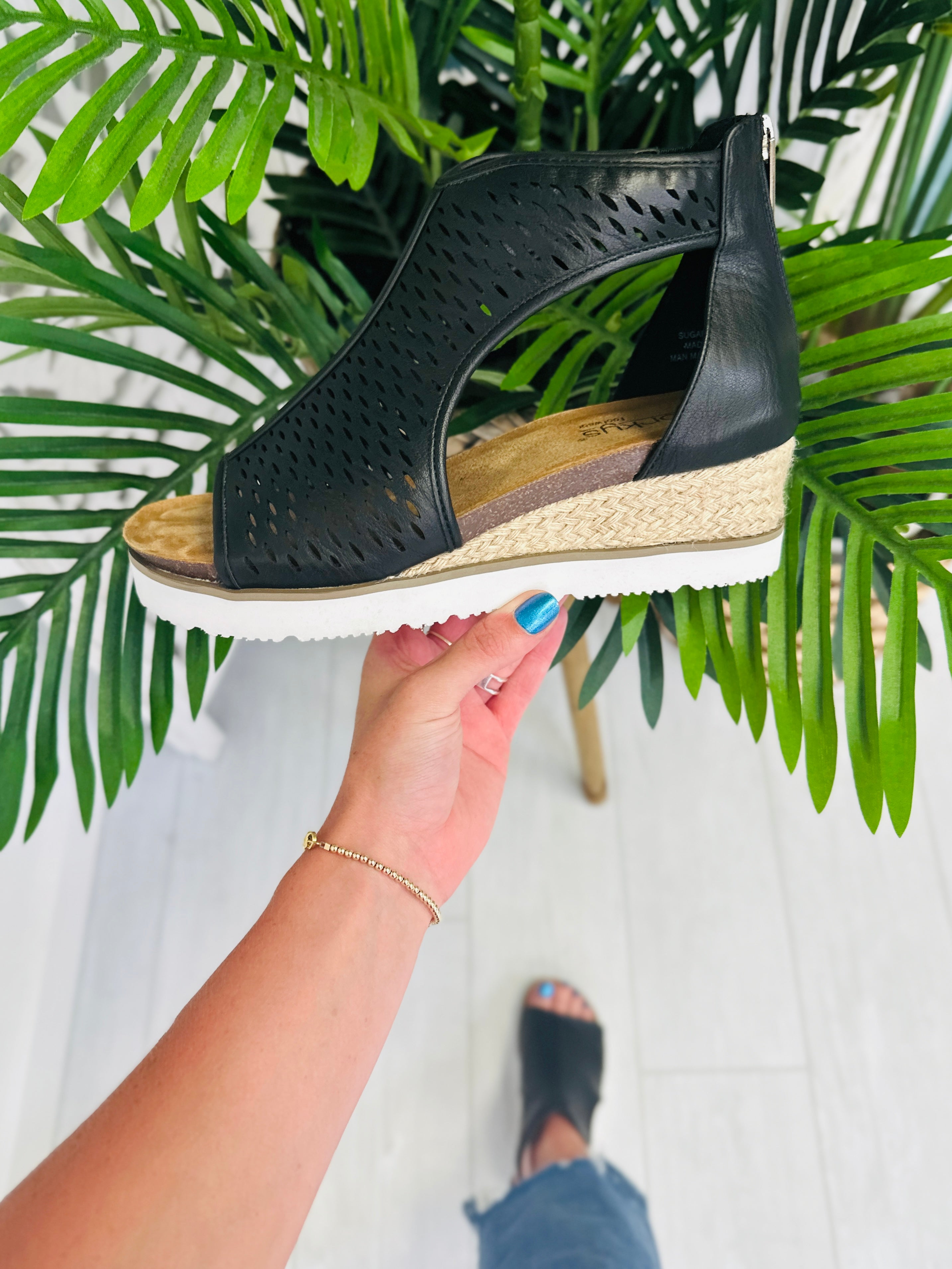 Shoes – MOCO Boutique