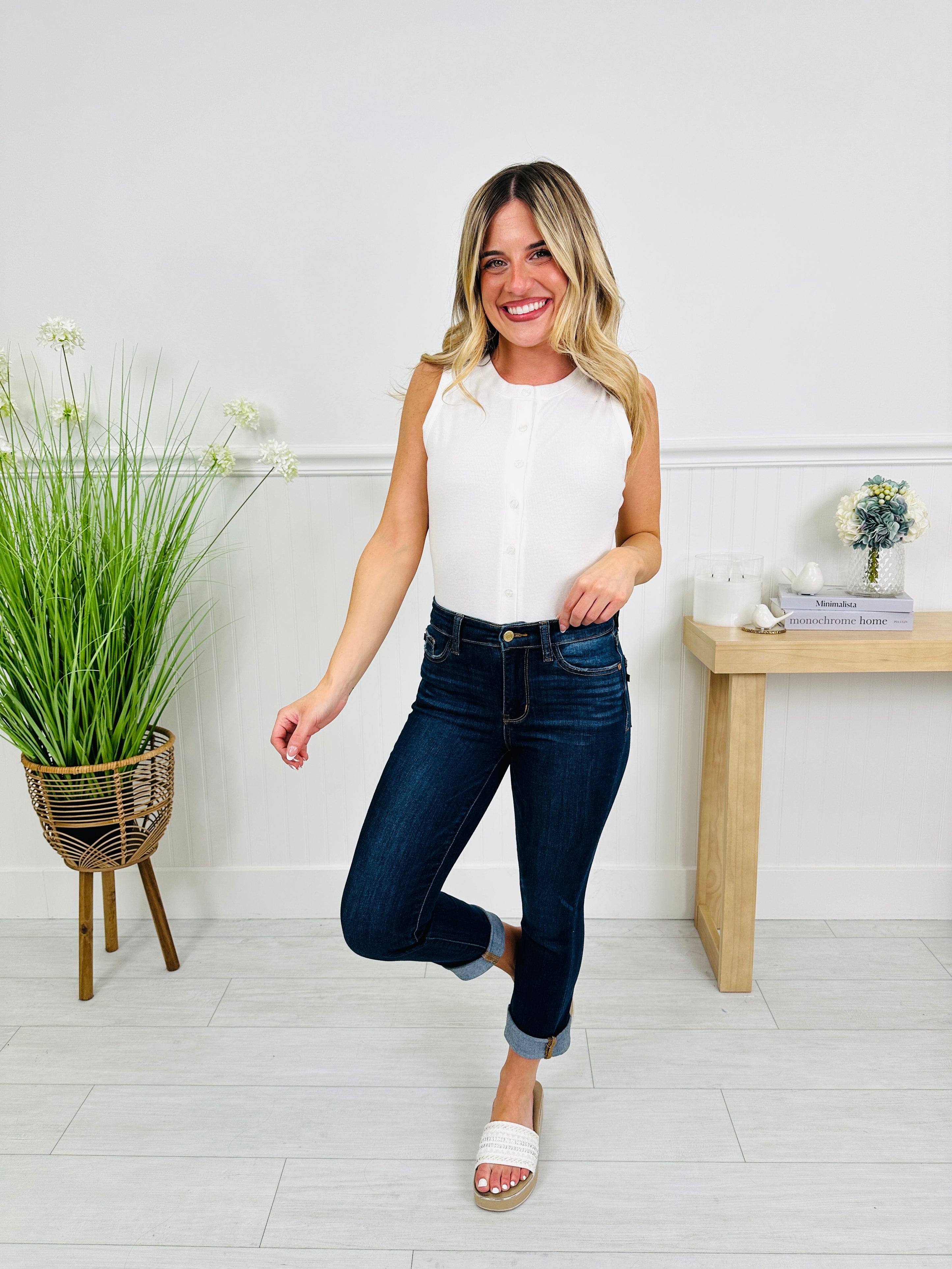 Judy Blue Here Comes The Sun Capris – MOCO Boutique