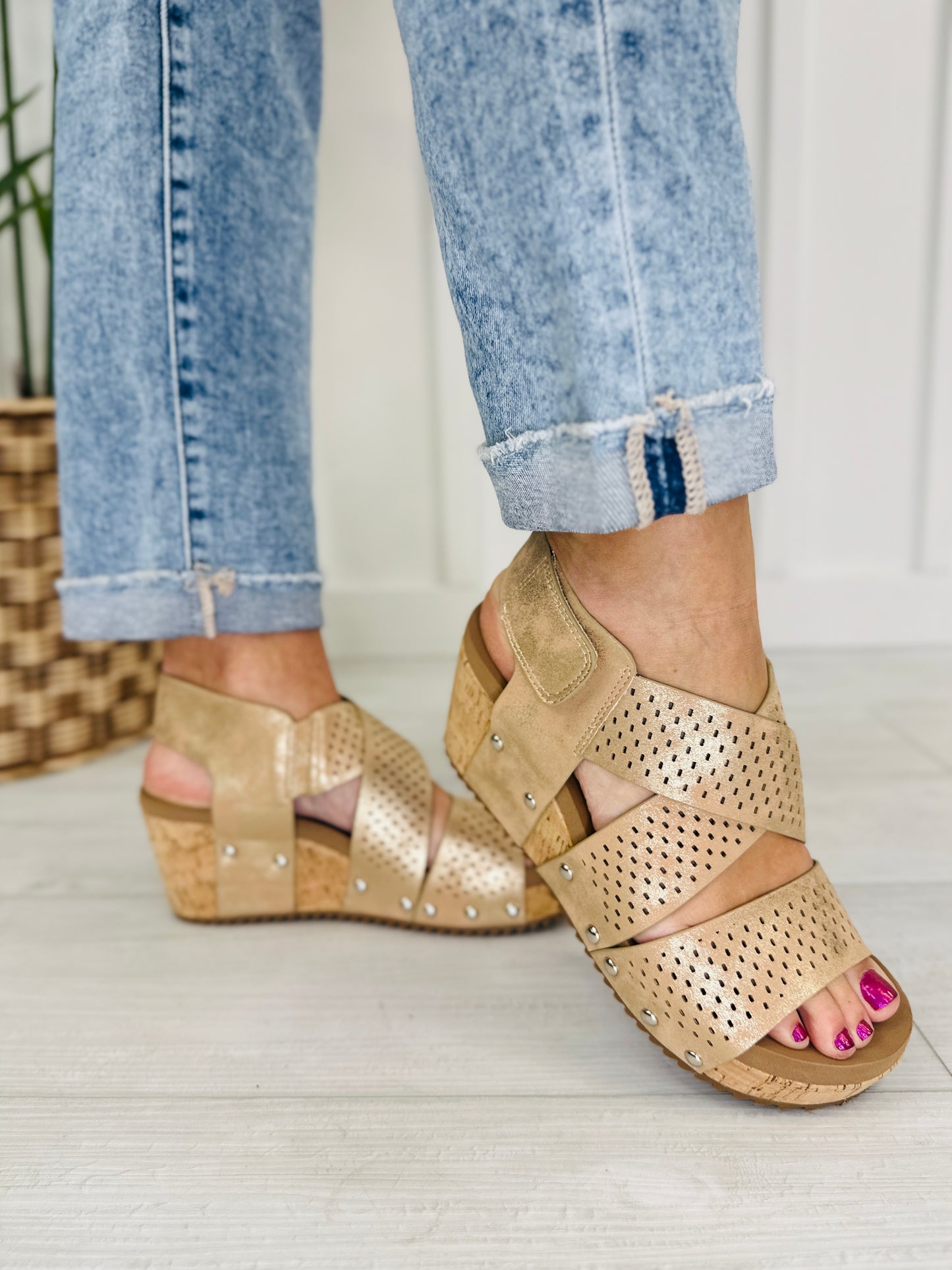 Bringing The Fun Wedges In Gold – MOCO Boutique