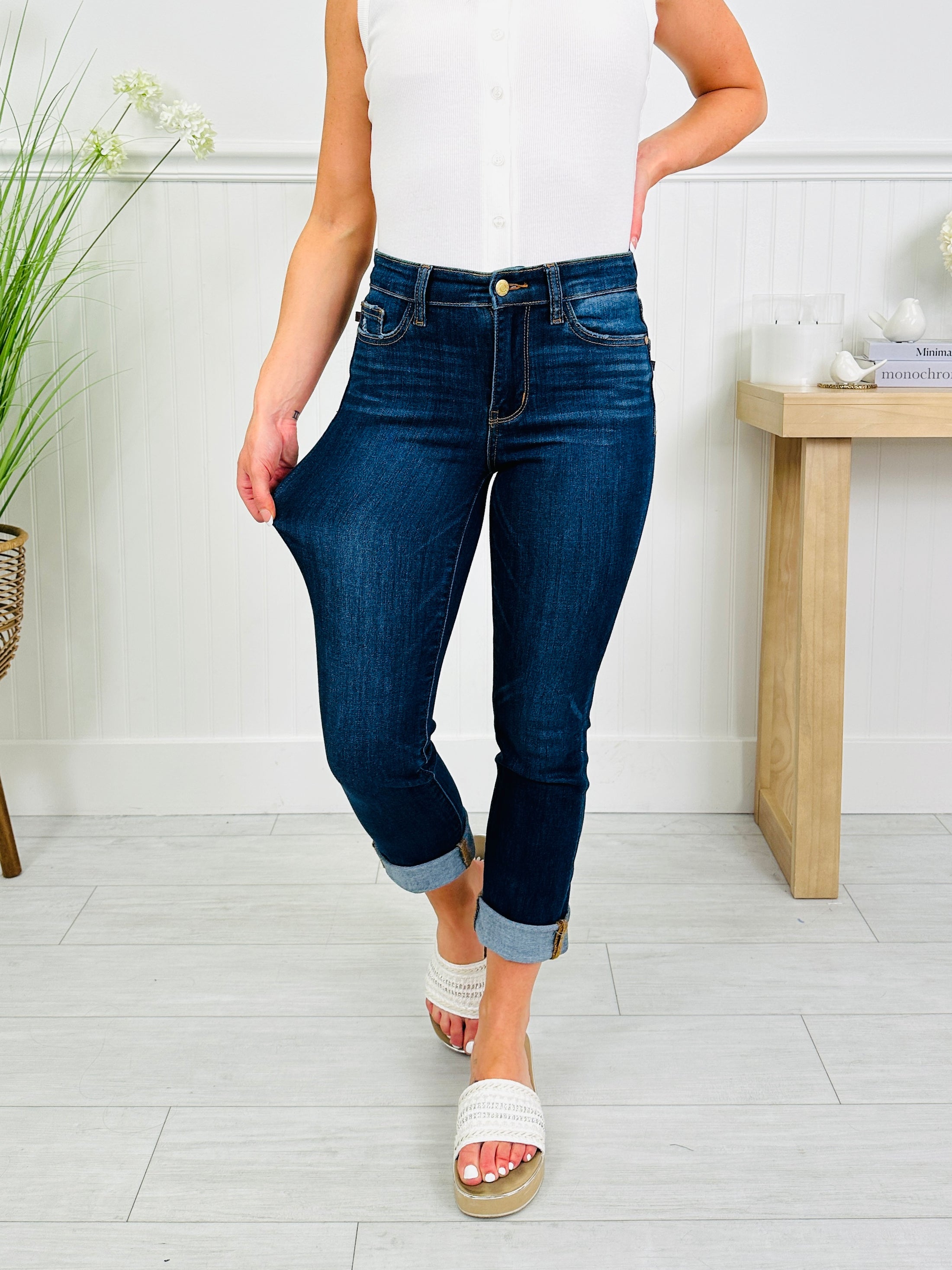 Judy Blue Here Comes The Sun Capris – MOCO Boutique