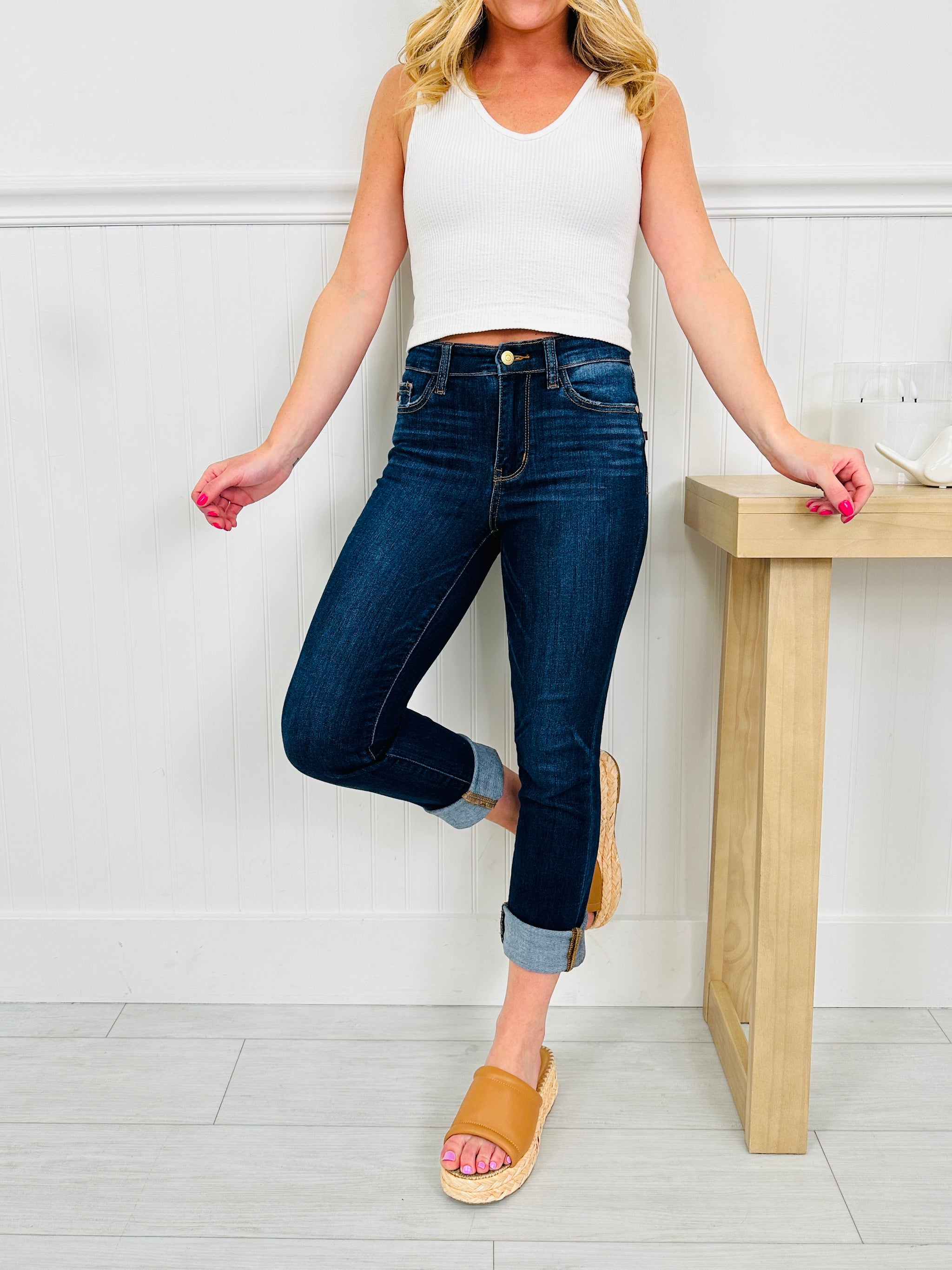 Judy Blue Here Comes The Sun Capris – MOCO Boutique