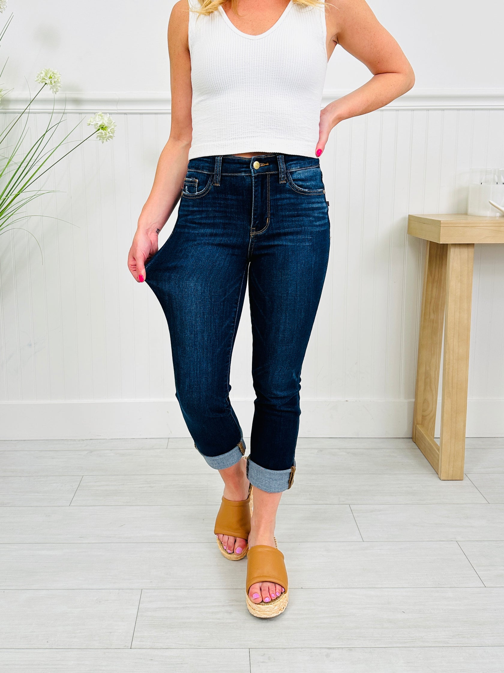 Judy Blue Here Comes The Sun Capris – MOCO Boutique